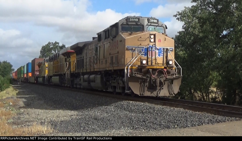 UP 5998 Leads the INPOA-12